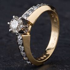 Pre-Owned Engagement Ring Collection - thejewelhut.co.uk